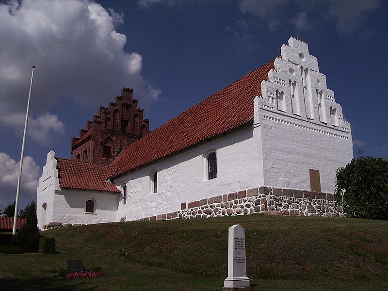 Davinde Kirke - Lavendla